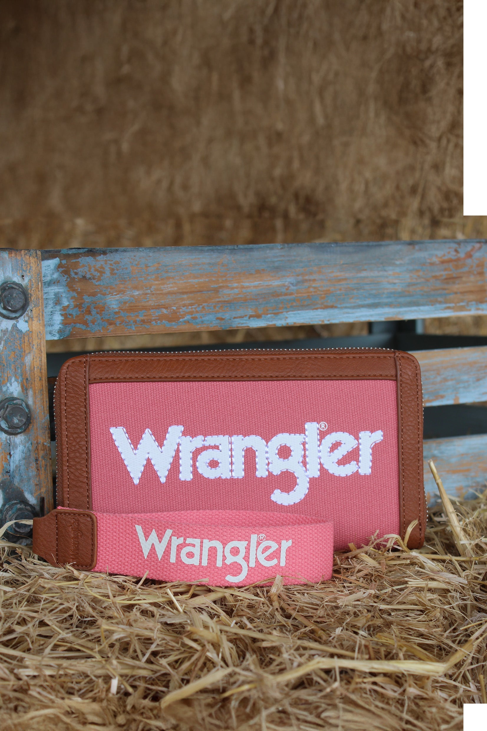 Wrangler Canvas Iconic Logo Wallet - Pink – Backroads